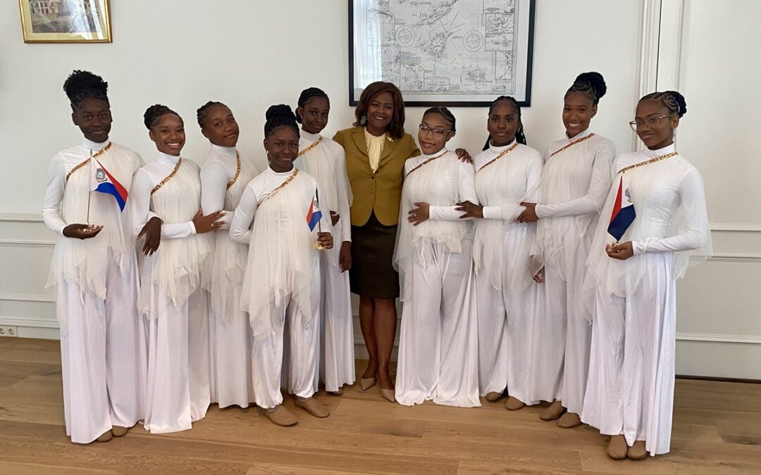 Minister Plenipotentiary Arrindell receives members of the Dance & Arts Dimensions Academy | SHTA